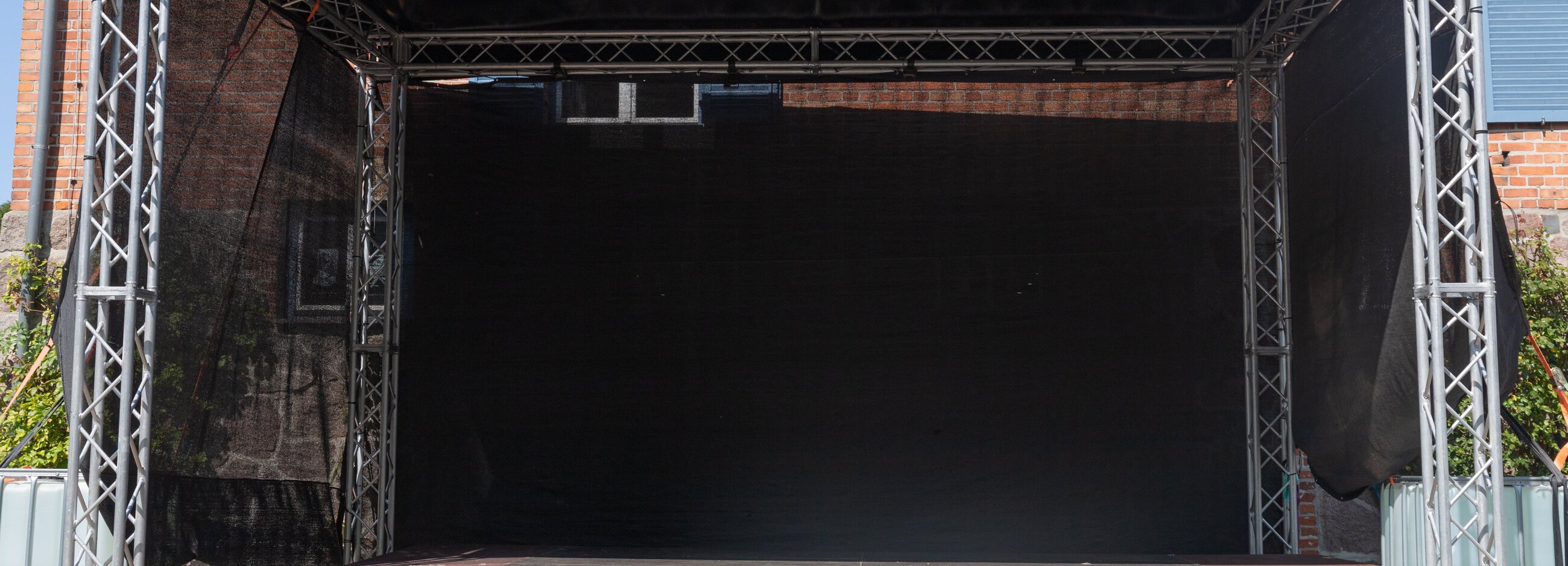 Agroflor : event: stage covers by agroflor for PA-towers, delay-towers ...